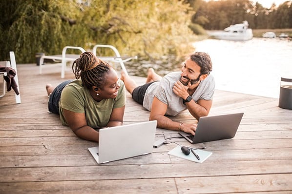Was ist eine Workation? Definition, Gründe, Voraussetzungen